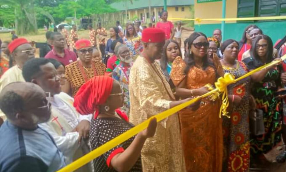 Anambra Community Renovates School Laboratory, Corpers Lodge - Anambra ...