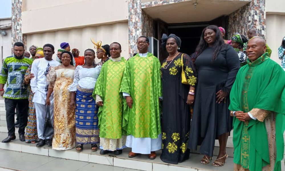 Anambra Catholic clerics celebrate 32 yrs of priesthood in grand style ...